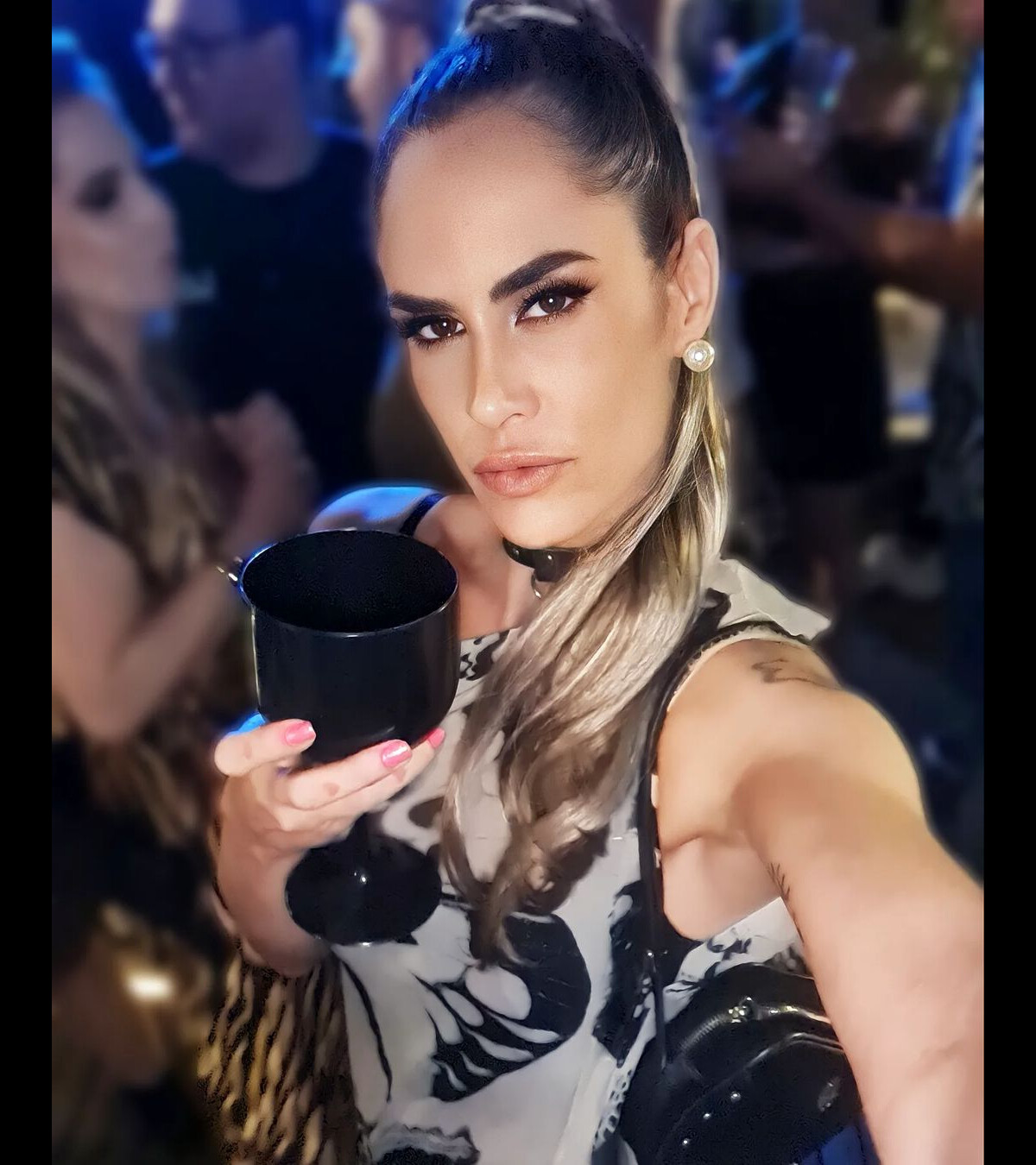 Foto: Aritana Maroni rebate críticas por ser mãe e ter OnlyFans: "Qual ...