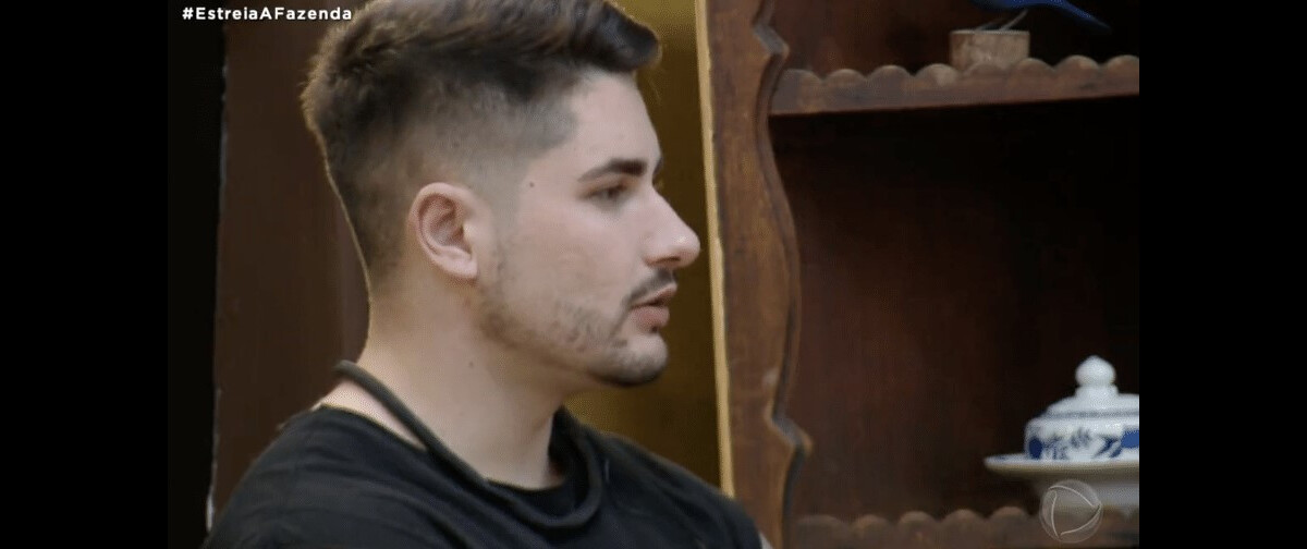 Foto: A Fazenda 2023: Lucas Souza reclamou sobre Cariúcha com Kally ...