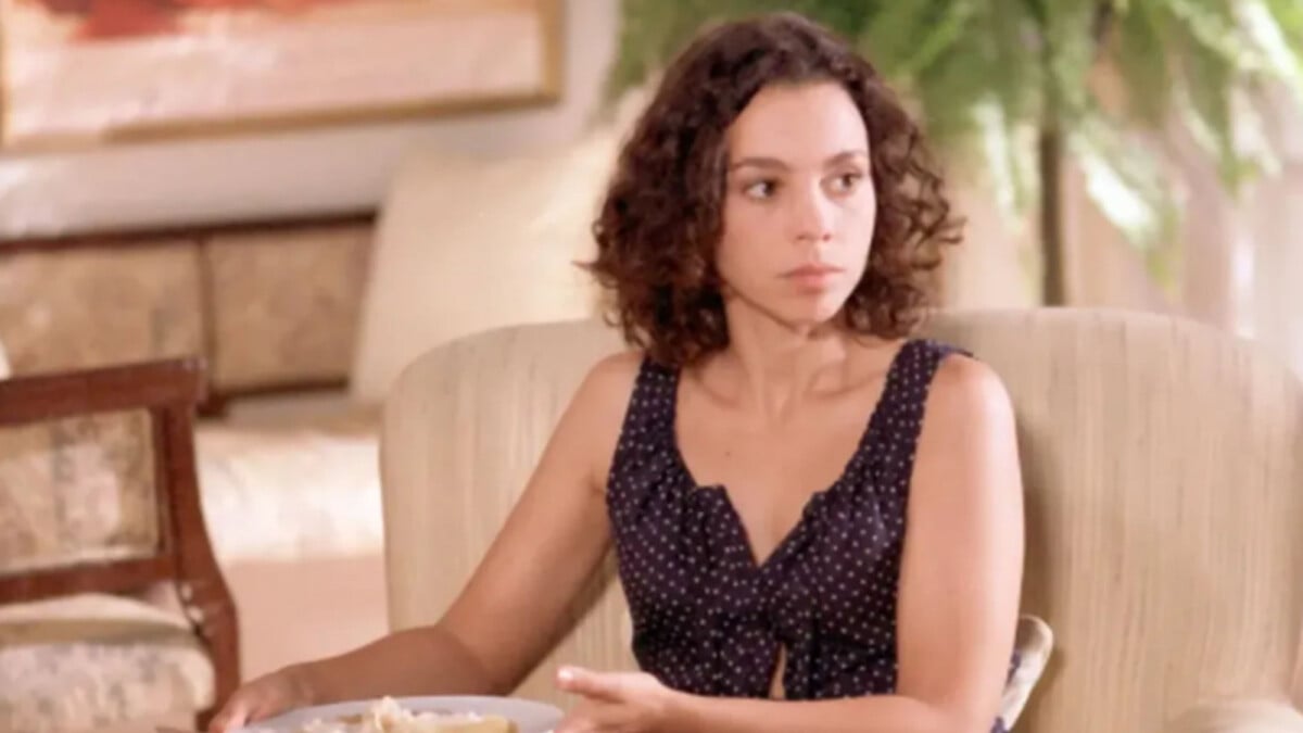 Foto: No final de Joyce em História de Amor, Joyce (Carla Marins) apanha de Marta (Bia Nunes) e ...