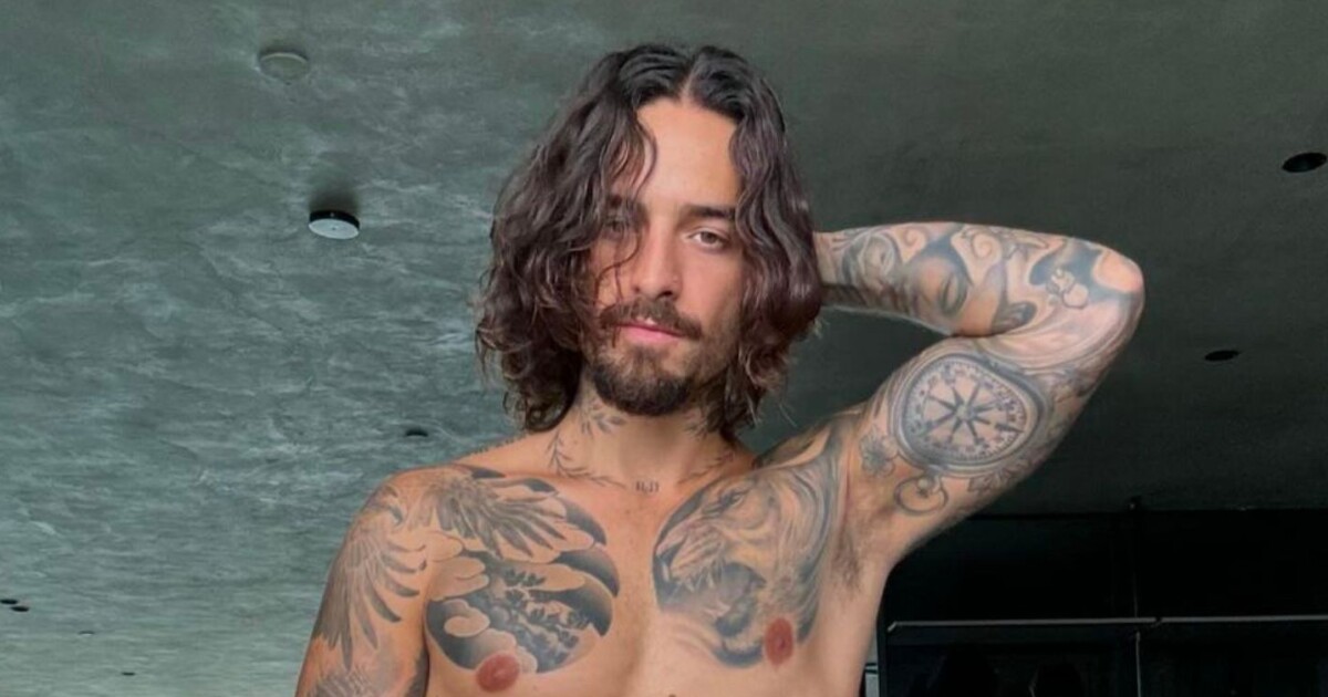 Gente! Maluma surge completamente nu nas redes sociais, se cobre apenas ...