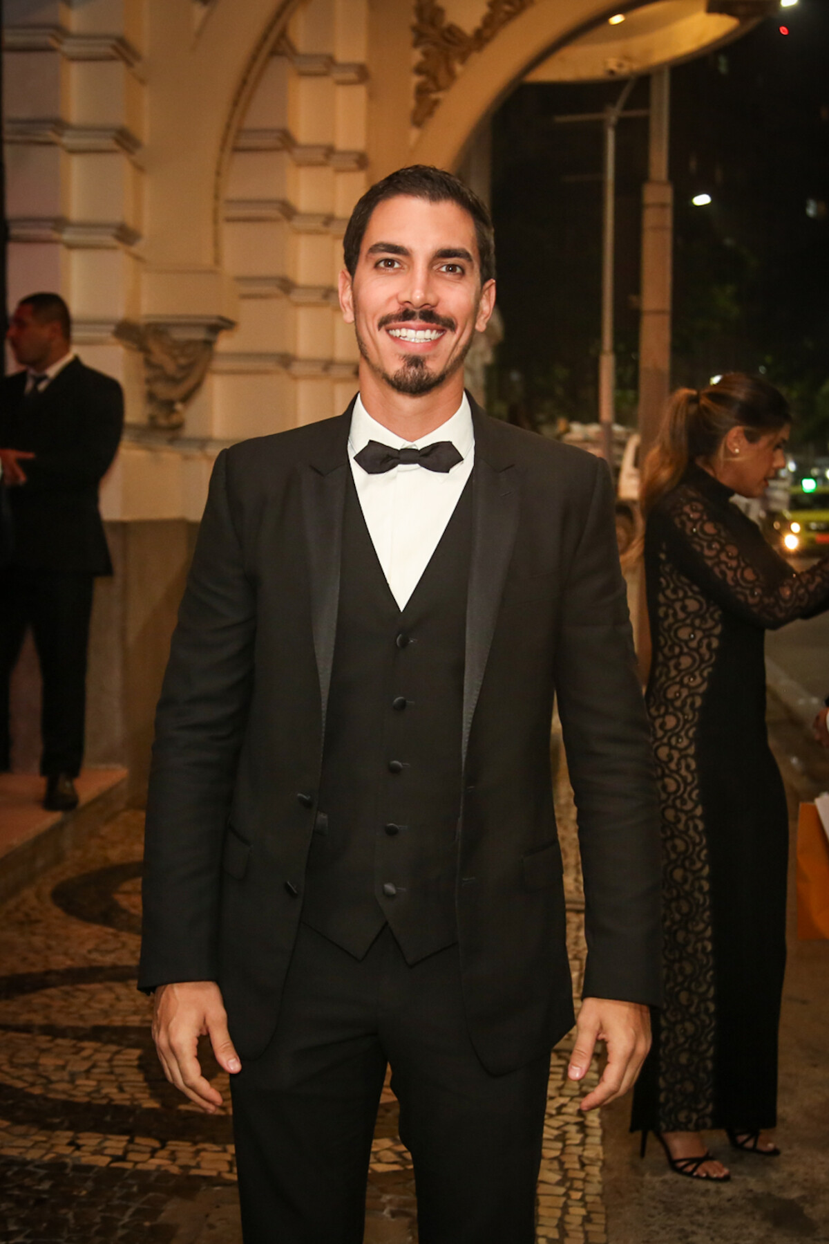 Foto: Gabriel David também escolheu smoking para o leilão de Vini Jr ...