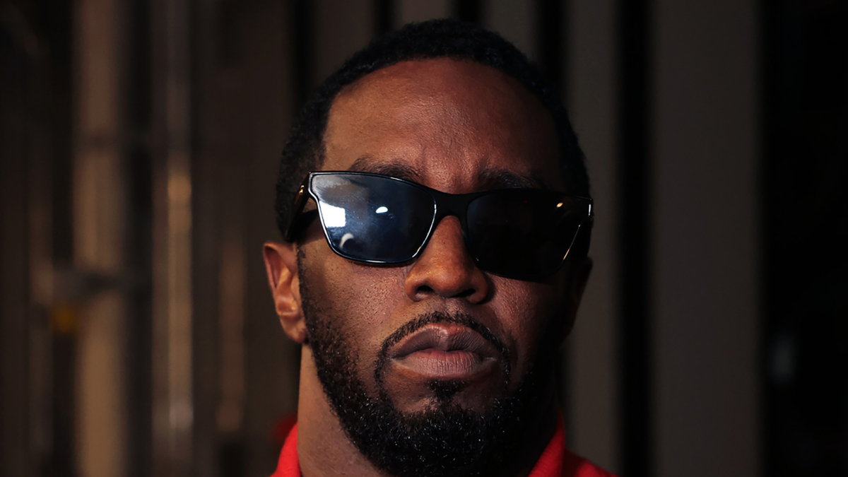 Foto: P. Diddy está preso há 1 mês acusado de crimes sexuais - Purepeople