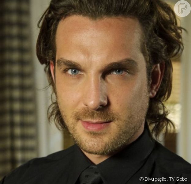 'Flor do Caribe': Alberto (Igor Rickli) reage mal à chegada de sua mãe ...