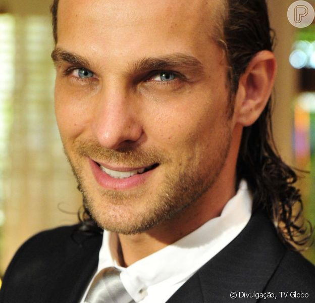 'Flor do Caribe': Alberto (Igor Rickli) sequestra Samuca para ...