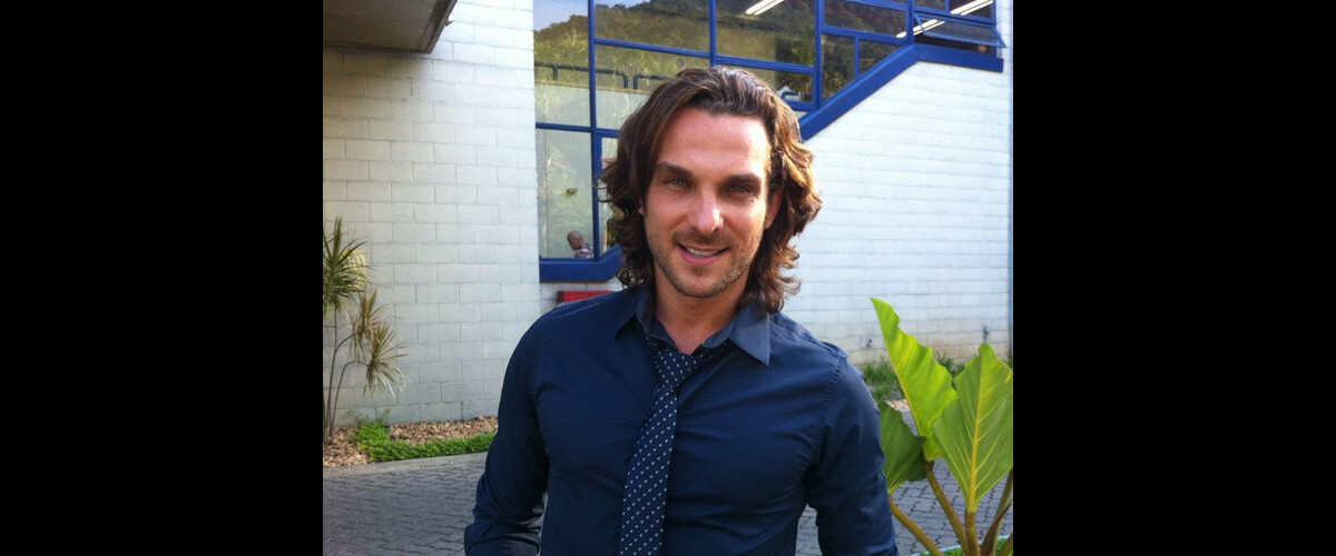 Foto: Igor Rickli, intérprete do vilão Alberto em 'Flor do Caribe ...