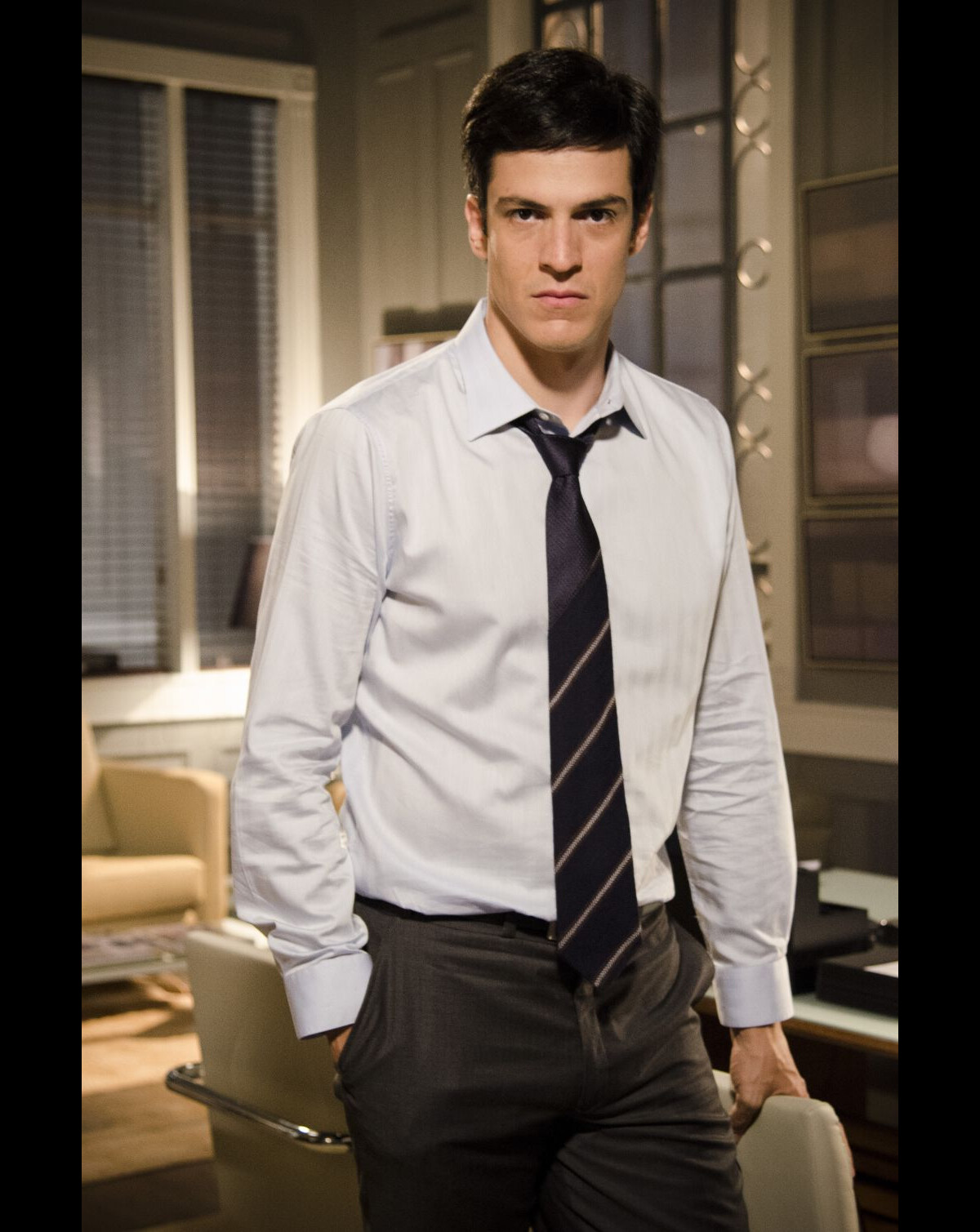 Foto: Félix (Mateus Solano) vai perder todo o dinheiro com o golpe que ...