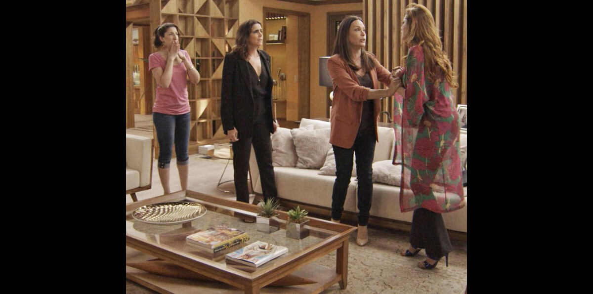 Foto: Dinalda (Renata Augusto) descobre a farsa de Aparício (Alexandre Borges) mas não conta ...