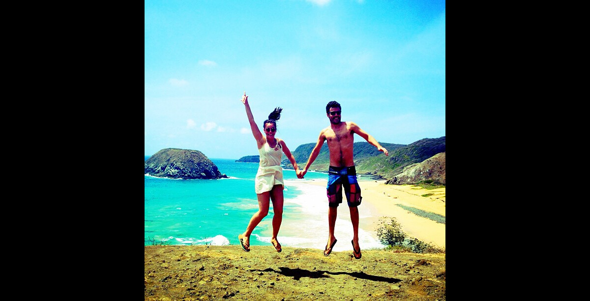 Foto: Regiane Alves curte praia com o namorado, João Gomes - Purepeople Foto: Regiane Alves curte praia com o namorado, João Gomes - Purepeople