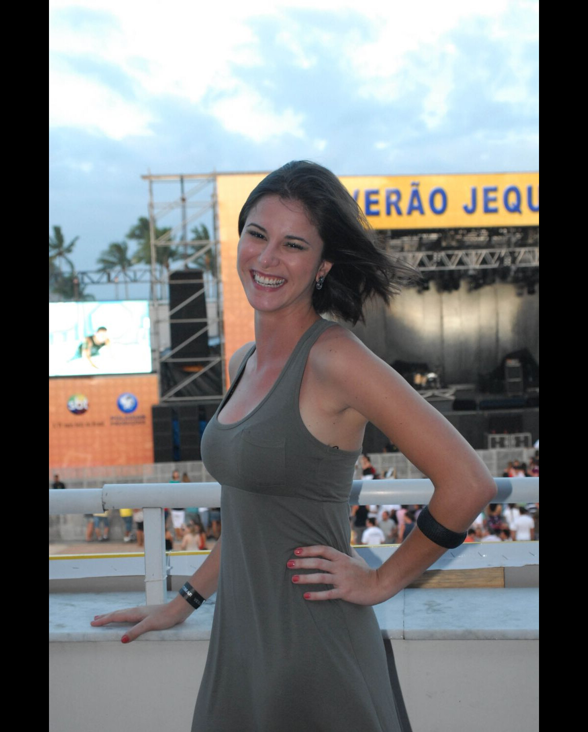 Foto: Dani Moreno posa com o cabelo ainda grande, antes de começar a ...