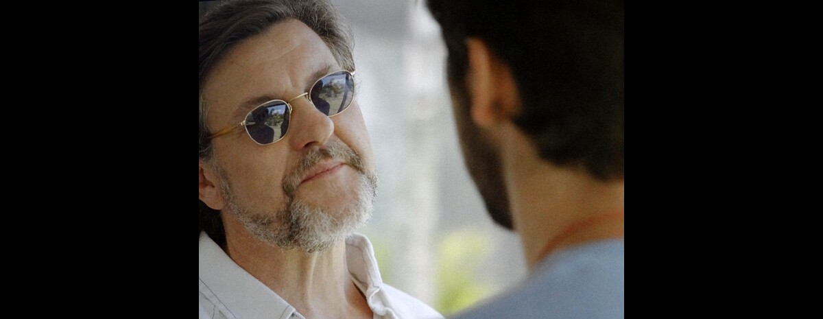 Foto: LC (Antonio Calloni) exige que Marlon (Rodrigo Simas) lhe ... Foto: LC (Antonio Calloni) exige que Marlon (Rodrigo Simas) lhe ...