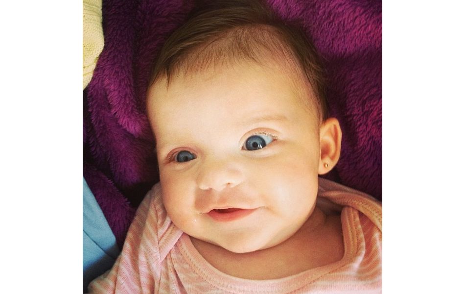 Filha de Henri Castelli faz 2 meses e ganha mensagem carinhosa da mãe ...