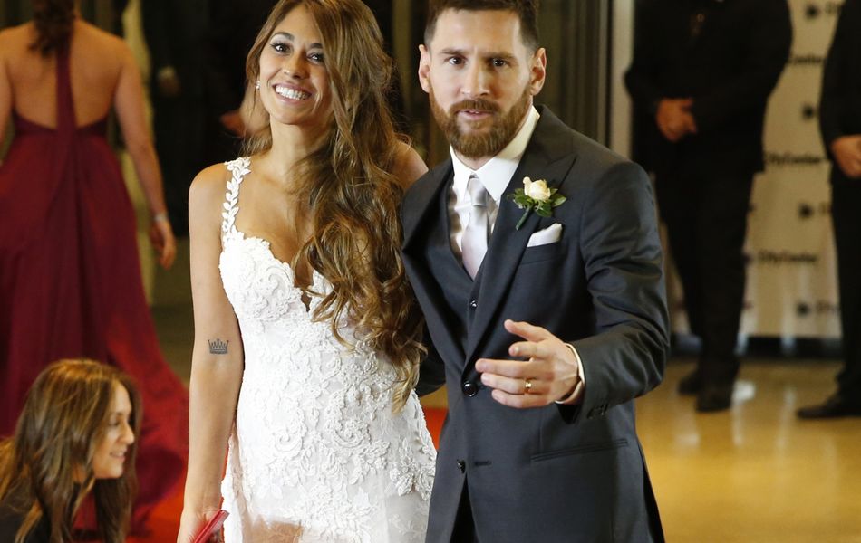 Neymar posa com Lionel Messi e parabeniza jogador por casamento ...