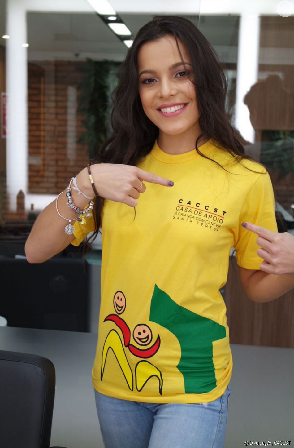 Ex-BBB Emilly Araújo participou de um arraial solidário no Rio de ...