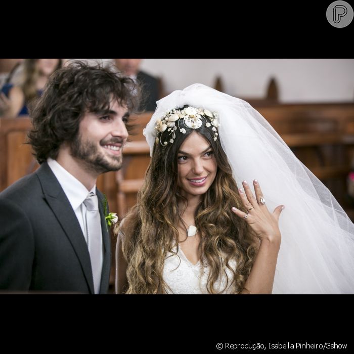 Ruy (Fiuk) e Ritinha (Isis Valverde) reatam o casamento, na novela 'A ...