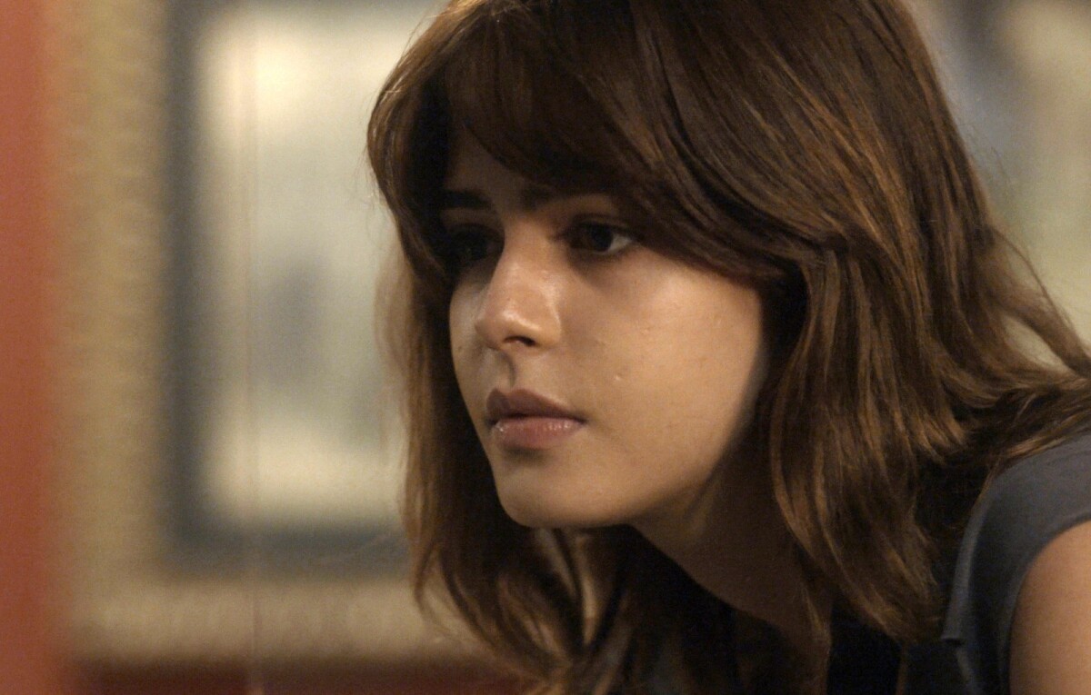 Foto: Nanda (Julia Dalavia) vai explicar a Caíque (Felipe Simas) que ...