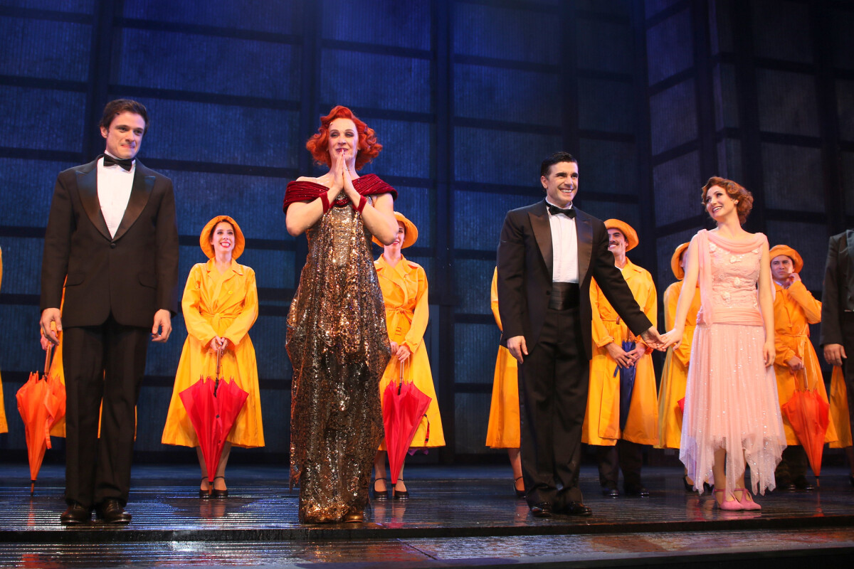 Foto: Claudia Raia interpreta a personagem de Jean Hagen na peça ...