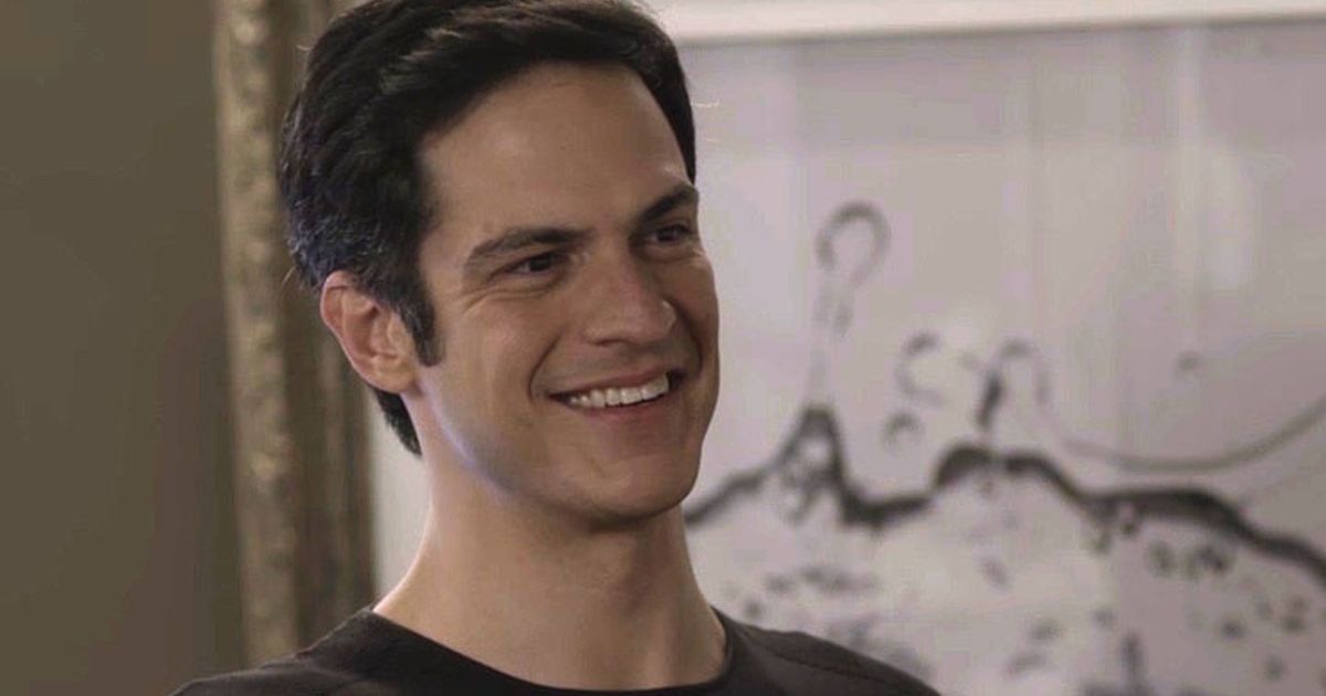 Eric (Mateus Solano) diz que Maria Pia (Mariana Santos) está belíssima ...