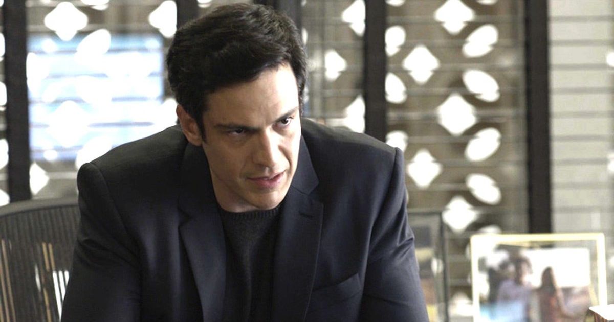 Eric (Mateus Solano) avisa Domênico (Marcos Veras) para que ele e ...