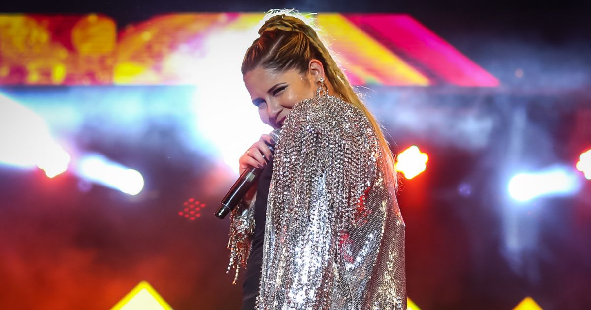 Marília Mendonça festeja Grammy com vídeos em que aparece mais nova ...