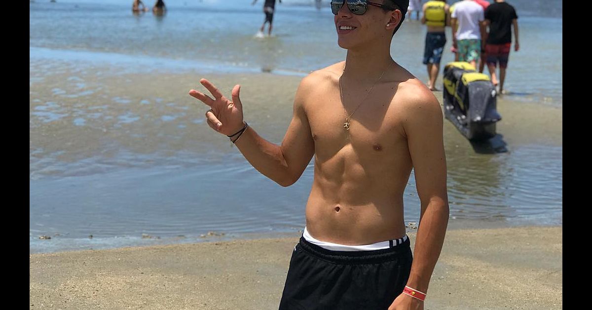 Thomaz Costa está viajando por Porto Seguro como influenciador digital ...
