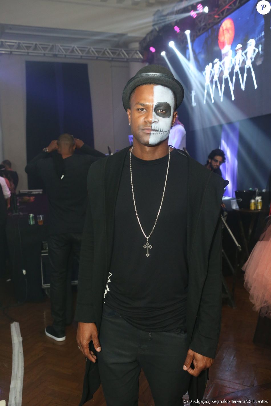 O ator David Junior, da novela 'Pega Pega', no Halloween do Copacabana ...