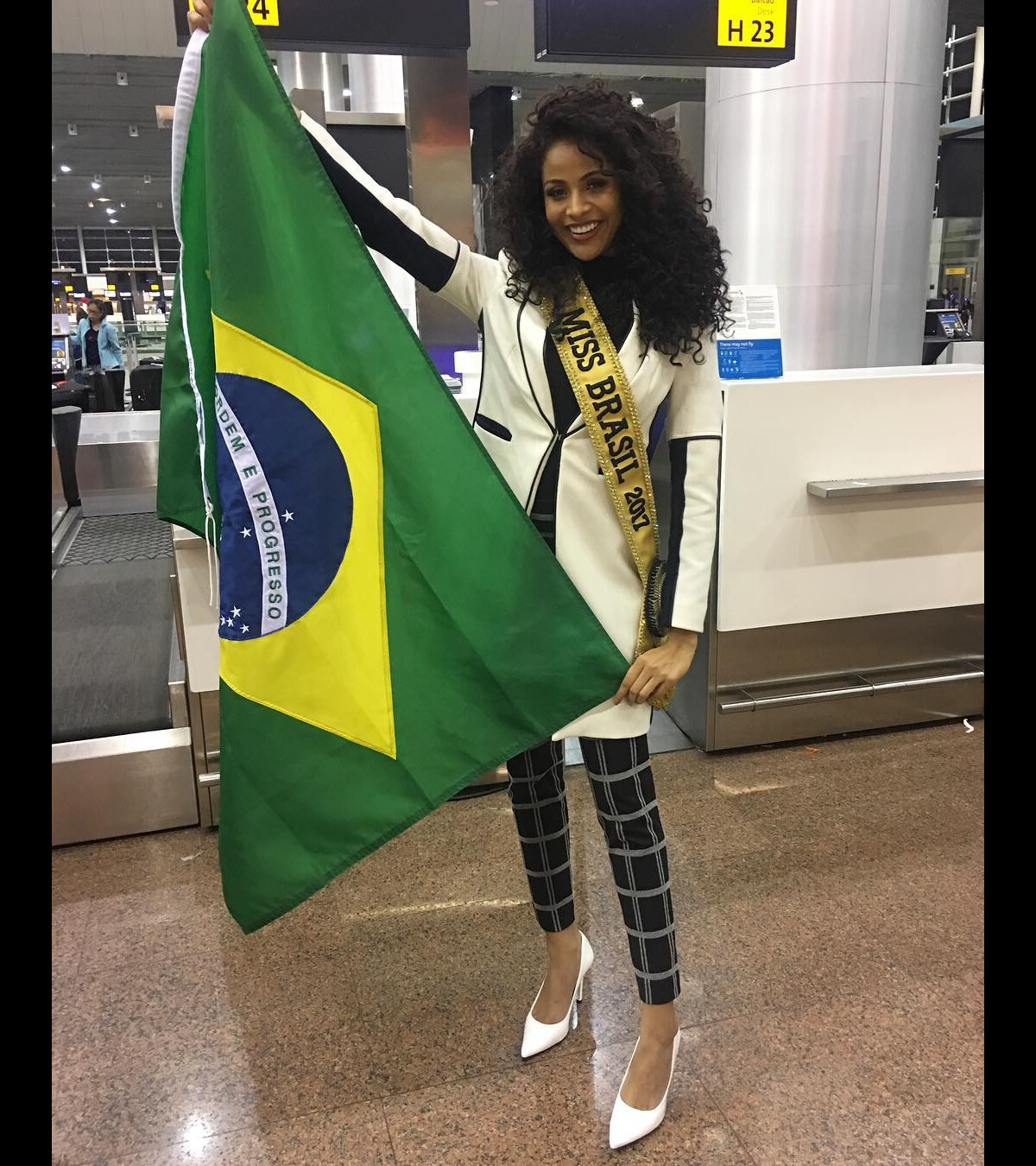 Foto: Monalysa Alcântara embarcou no último domingo para o Miss ...