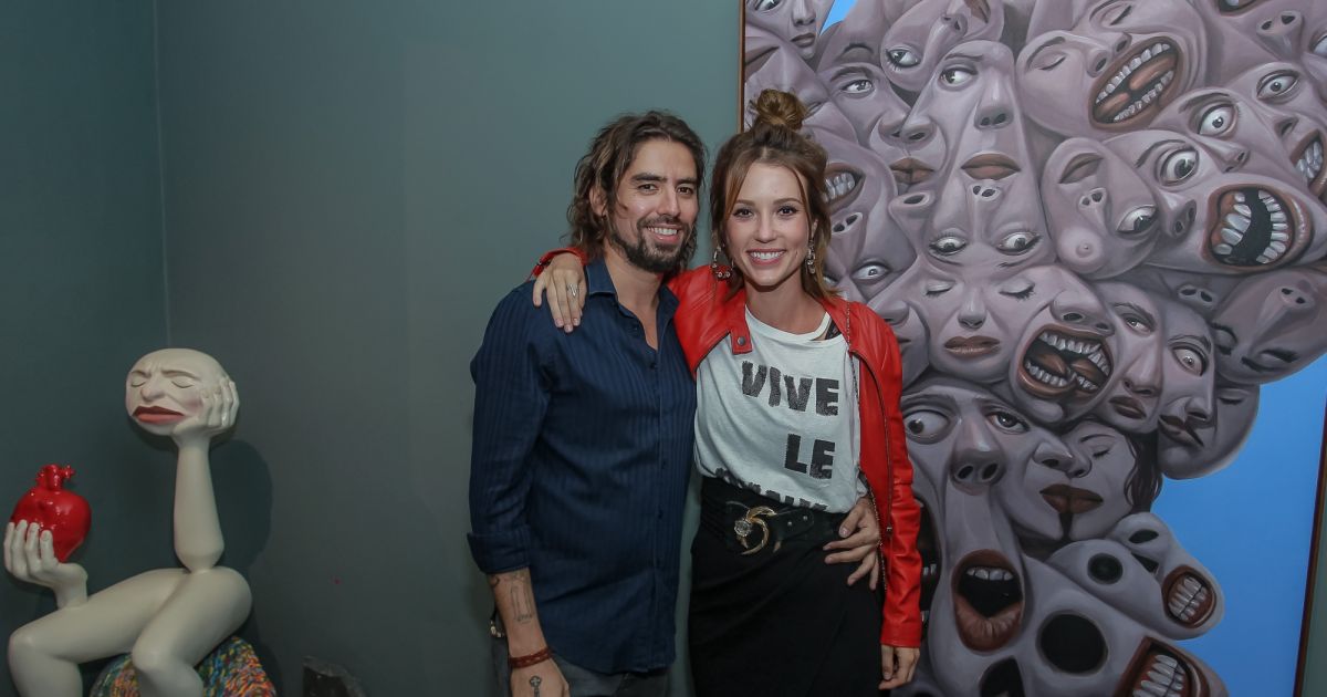 'Foco de liz, flor de luz', escreveu Pérola Faria saudando o casal ...