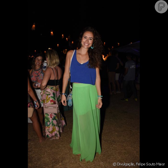 A atriz Amanda Richter optou por cores vibrantes para seu look na festa ...