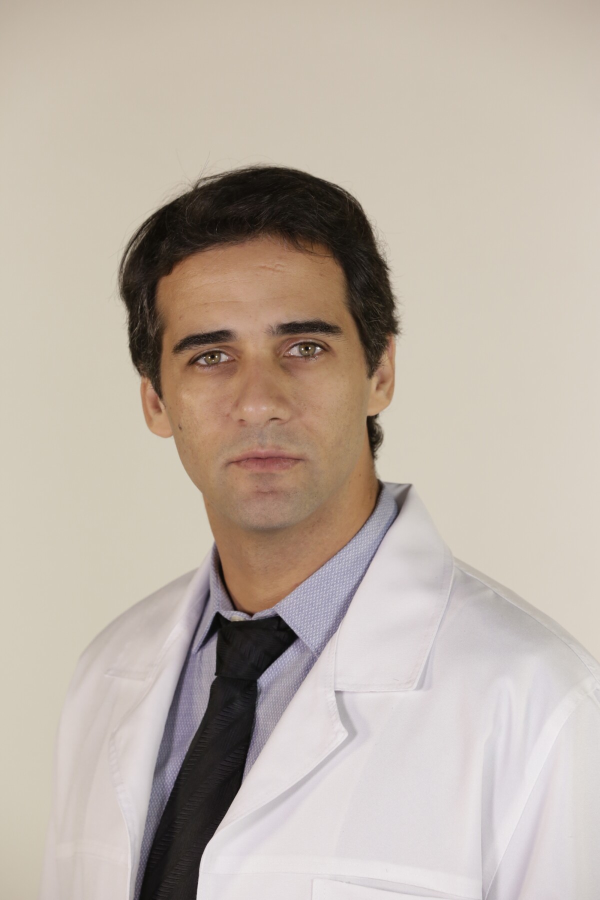 Foto: Alice (Thuany Parente) viu seu namoro com o médico Tiago (Rafael ...