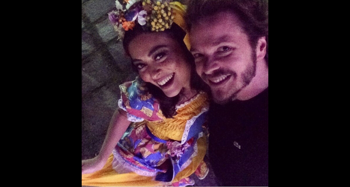 Foto: Juliana Paes posa com Tiago Parente vestida de caipira - Purepeople