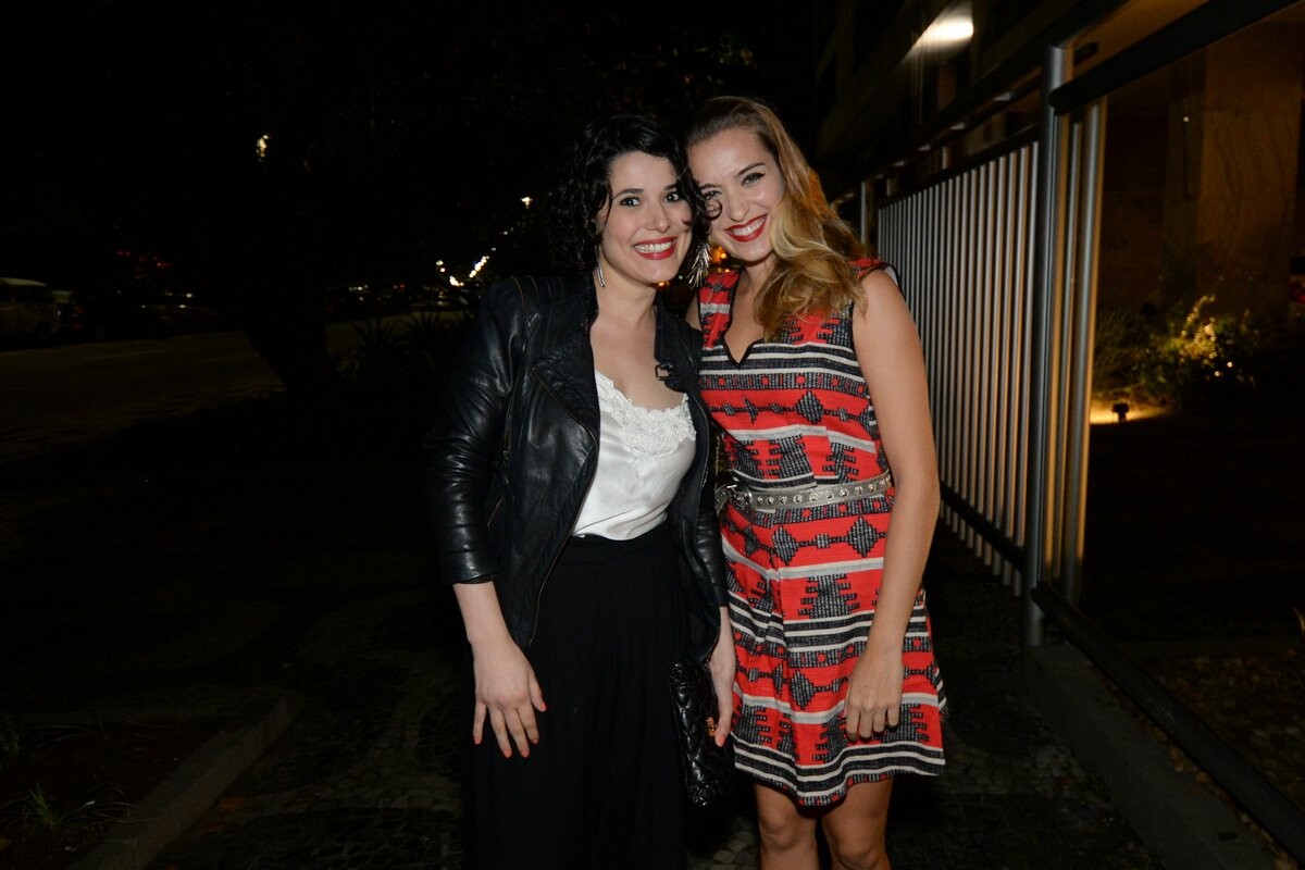 Foto: Manuela do Monte e Juliana Boller no aniversário de Liège ...