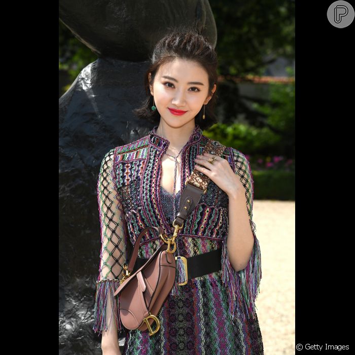 Cantora Tiang Jang também usou o modelo em bege - Purepeople