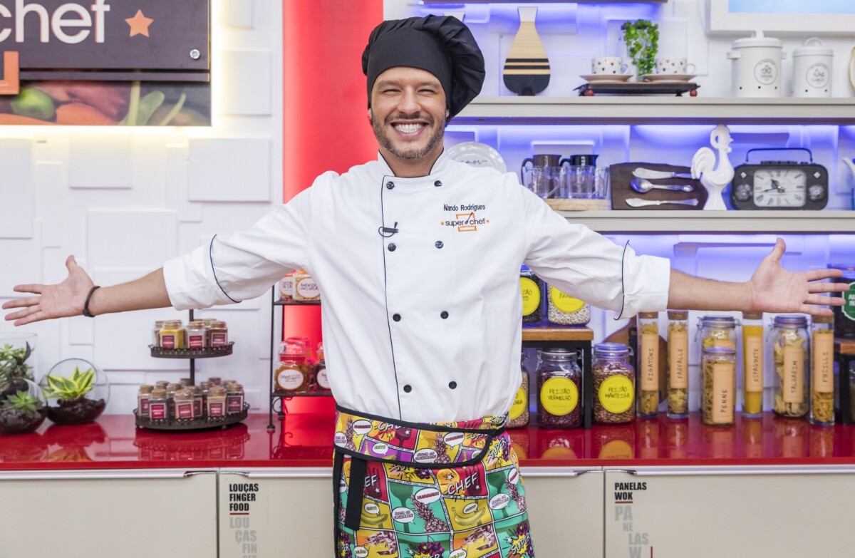 Foto: O ator Nando Rodrigues começou no 'SuperChef', do 'Mais Você ...