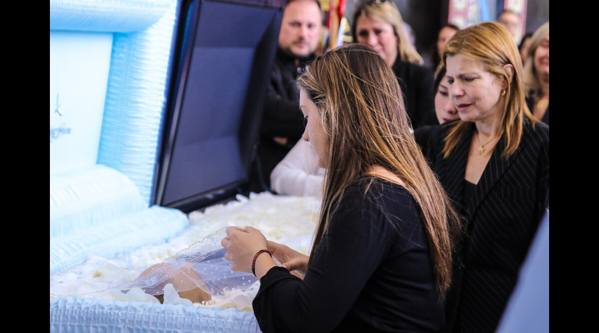 Foto: Filhas de Gugu Liberato, Sofia e Marina fazem homenagem ao pai em ...
