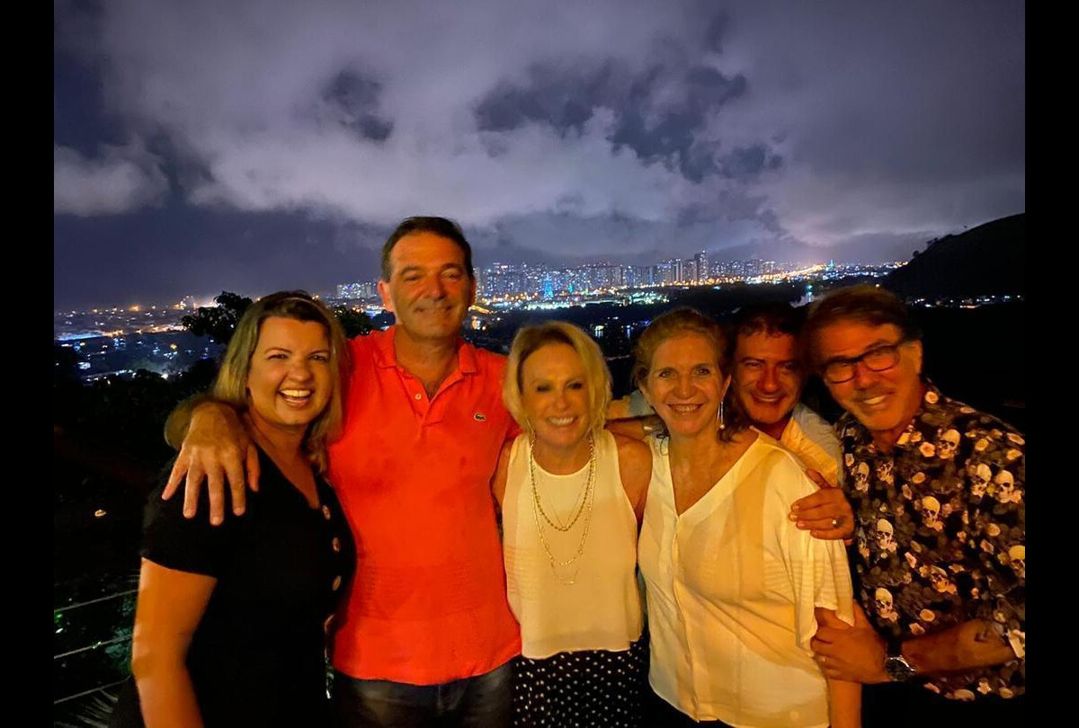 Foto: Ana Maria Braga e Johnny Lucet curtiram juntos a festa de final ...
