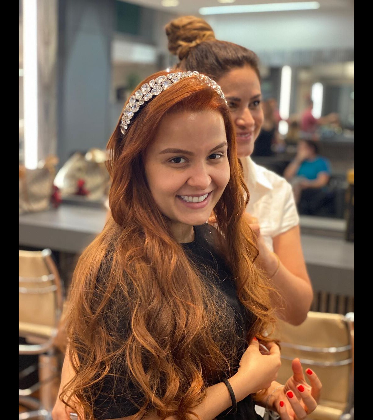 Foto: Maiara, da dupla com Maraisa, cortou o cabelo e comemorou visual ... Foto: Maiara, da dupla com Maraisa, cortou o cabelo e comemorou visual ...