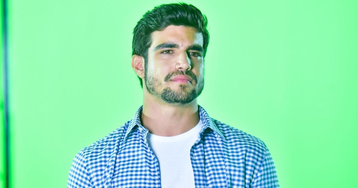Caio Castro deu seu posicionamento em uma live no Instagram - Purepeople