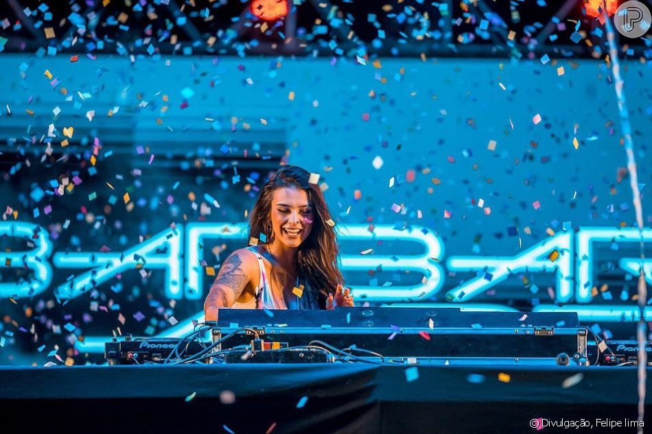 DJ Bárbara Labres lamenta preconceito na carreira - Purepeople