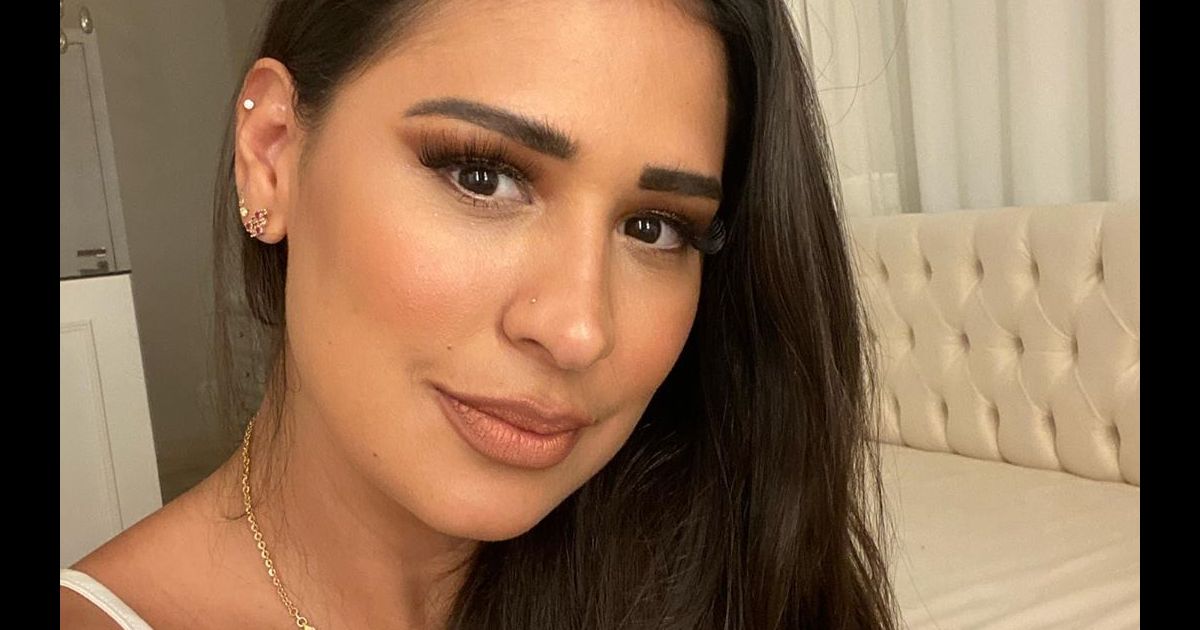 Simone é youtuber! Cantora cria canal pessoal no Youtube - Purepeople