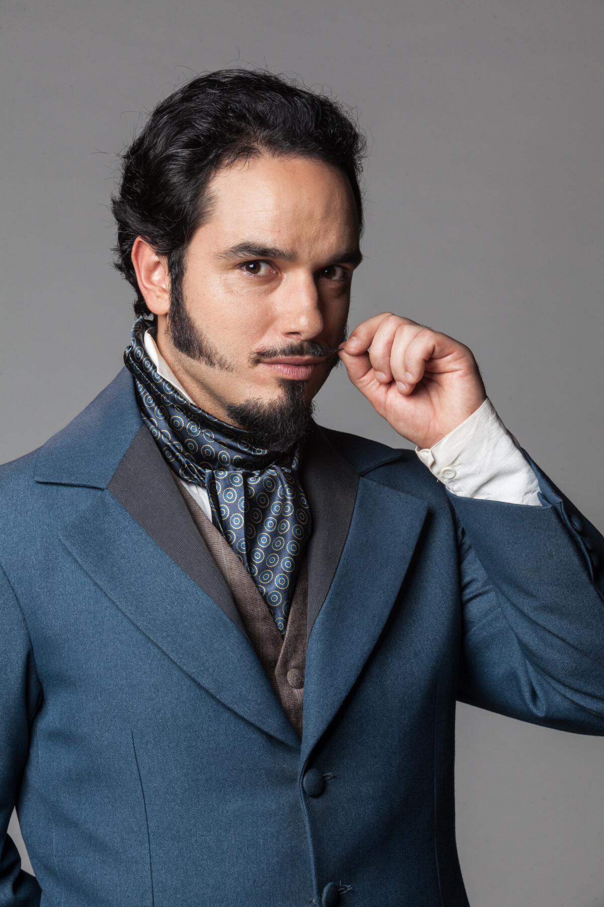 Foto: Léo Rosa está no ar na reprise da novela 'Escrava Mãe' como o ...