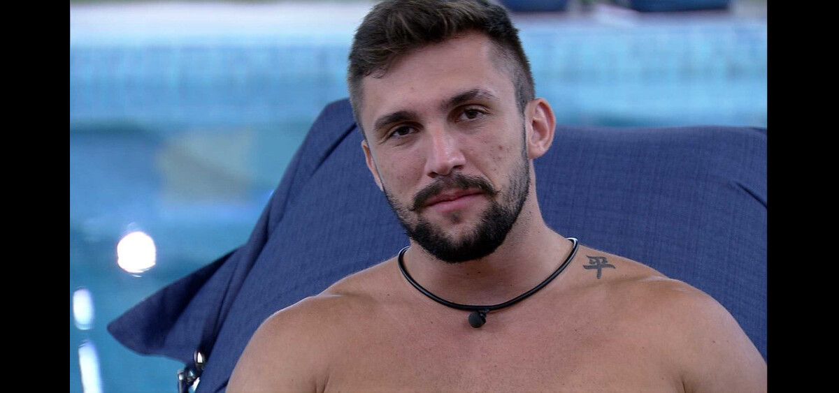 Foto Bbb 21 Líder Arthur Cita Carla Diaz Ao Dividir A Casa Em Vip