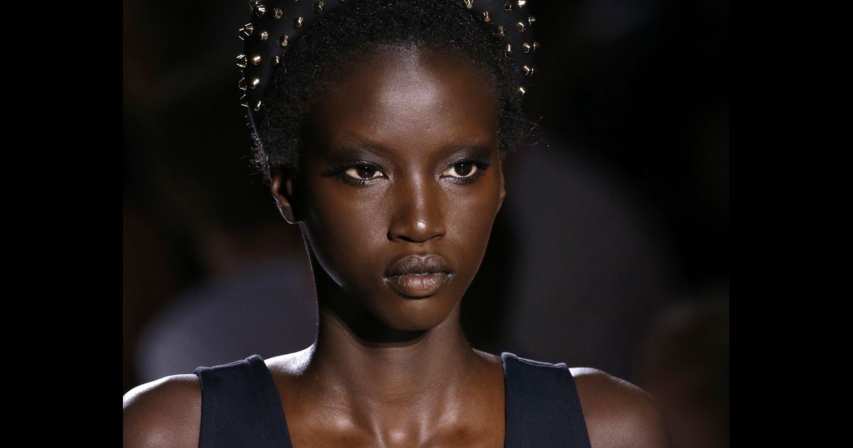 O arco acolchoado com brilhos faz sucesso na casa do 'BBB21' após se ...