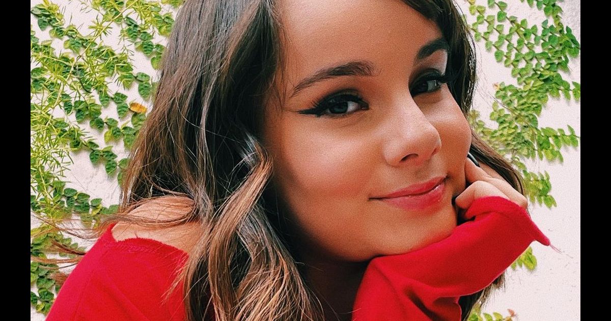 Sienna Belle interage com os fãs em sua rede social - Purepeople