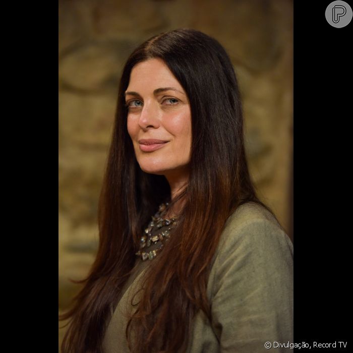 Ada (Giselle Tigre) fica sem reação diante de Sâmila (Natália Ferrari ...