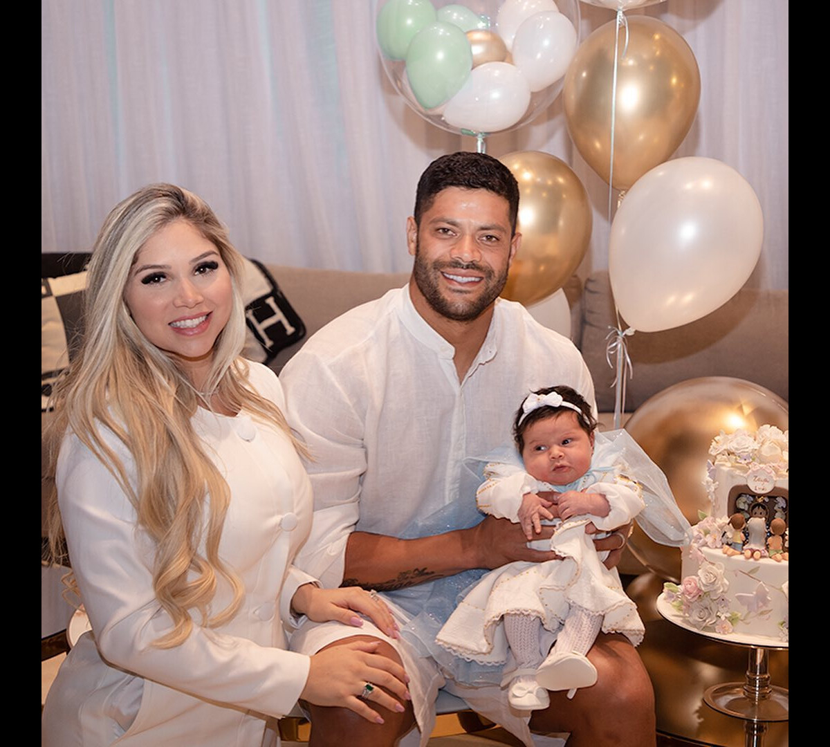 Foto: Hulk e Camila Ângelo optaram por looks brancos para a festa ...