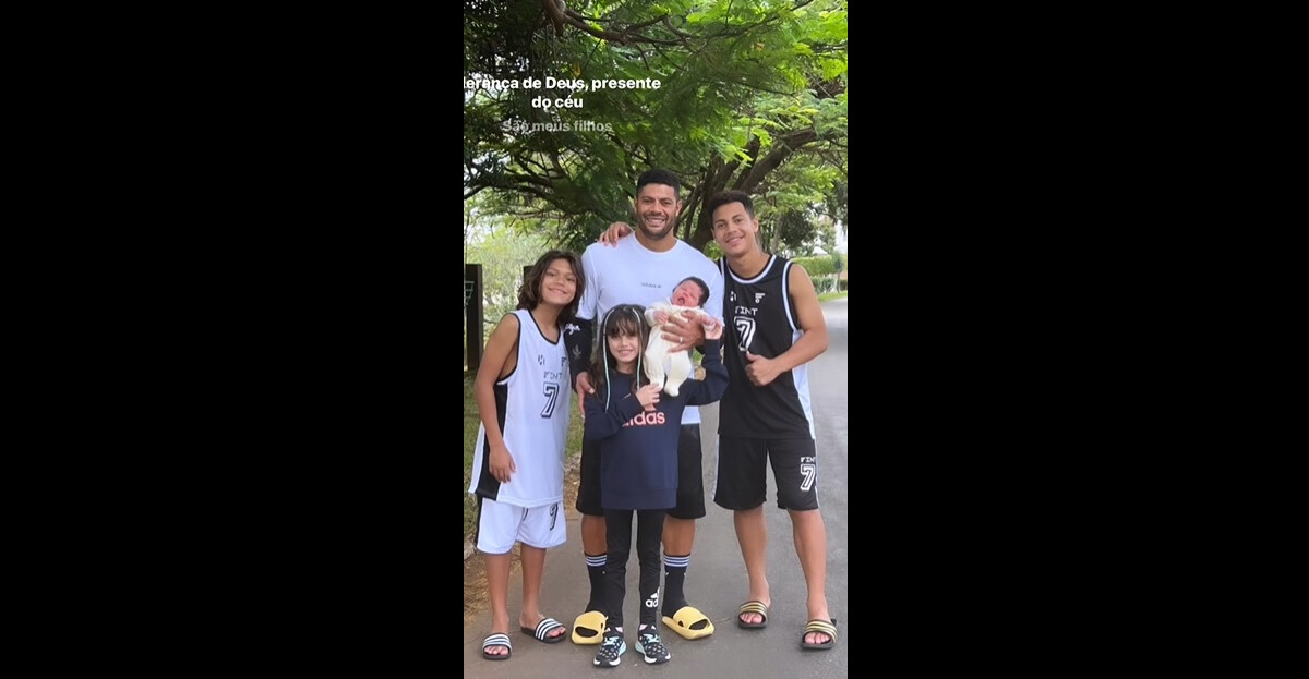 Foto: Hulk também é pai de Ian, 13, Tiago, 11 e Alice, 8 - Purepeople