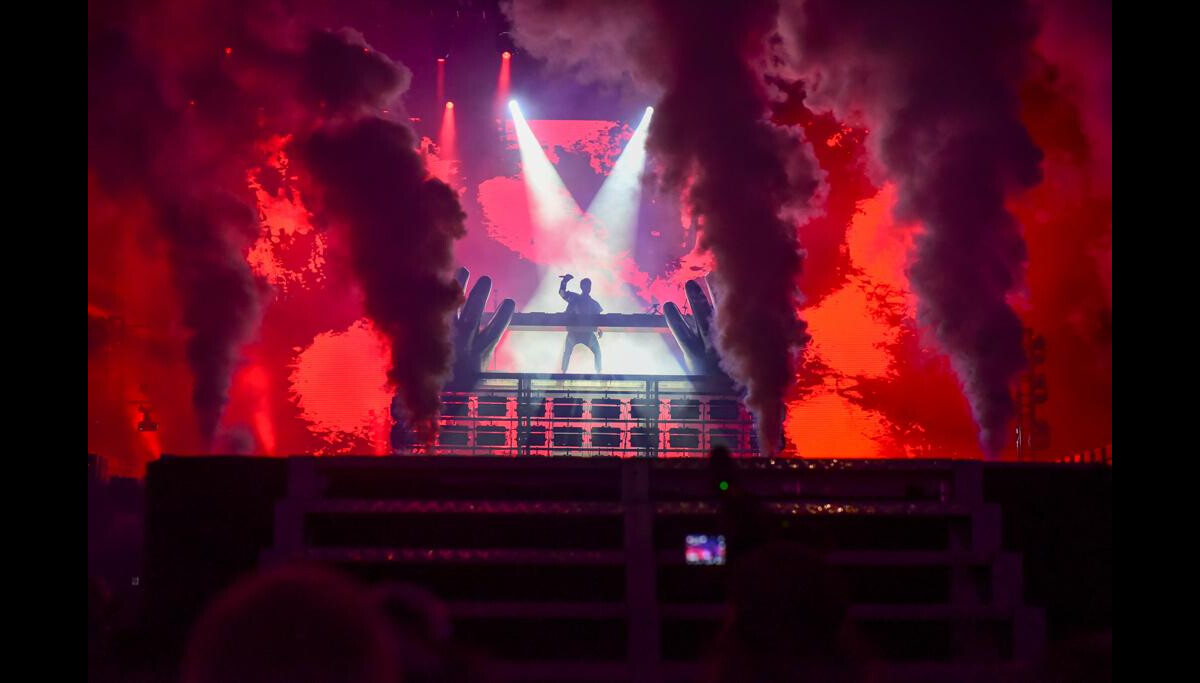 Foto: Show de Alok contou com diversos efeitos visuais - Purepeople