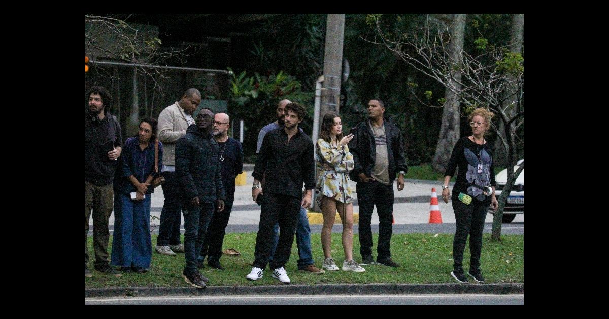 Jade Picon e Chay Suede nos intervalos das gravações de 'Travessia ...