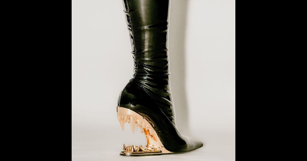 Botas usadas por Luísa Sonza no Prêmio Multishow são da marca GCDS ...