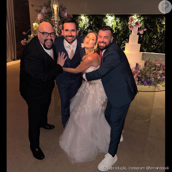 Os noivos Dani Calabresa e Richard Neuman posaram com o casal de amigos ...